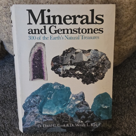 Other | Minerals And Gemstones Book 30 0f The Earths Natural Treasures ...